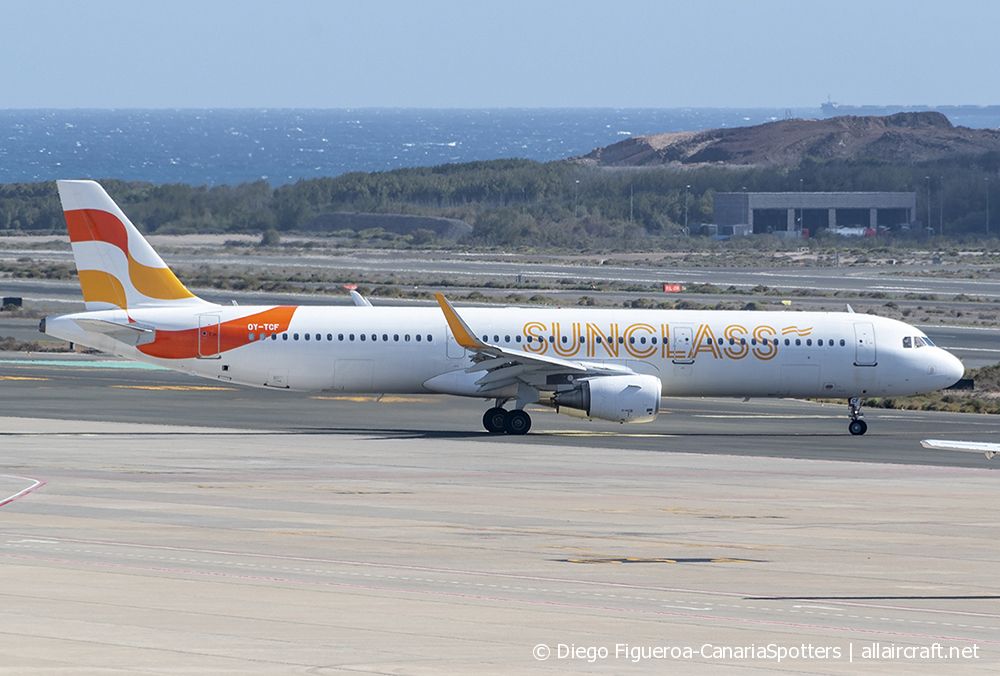 OY-TCF (6351) 2014 Airbus A321-211(WL) - Aviation Photos | Global Plane ...